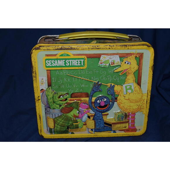 Sesame Street | Other | Vintage Sesame Street Muppets 979 Metal Lunch ...